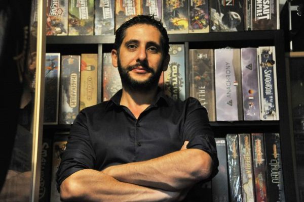 QUI EST MR DAMIEN ? - Monsieur Damien